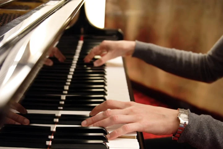 Hand Insurance for Musicians | Independent Society of Musicians